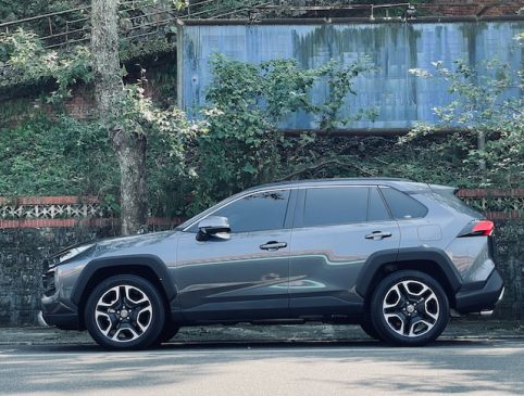 An Extensive Look at the Towing Capacity of the Toyota RAV4 | Towing Less