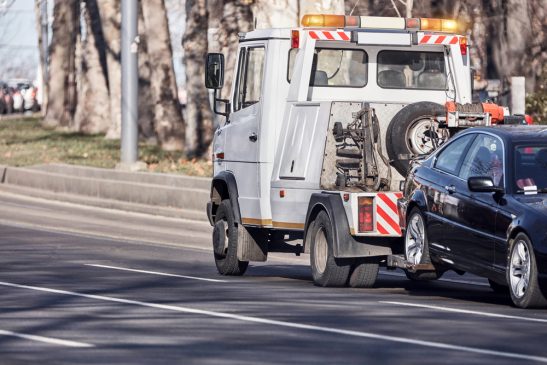 Types of Tow Trucks: Flatbed, Hook & Chain, and More